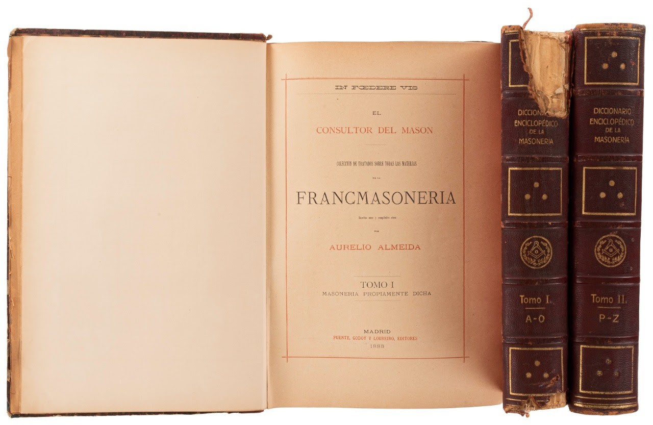 Subastan biblia de la masonería con 132 años de historia - Fusilerías
